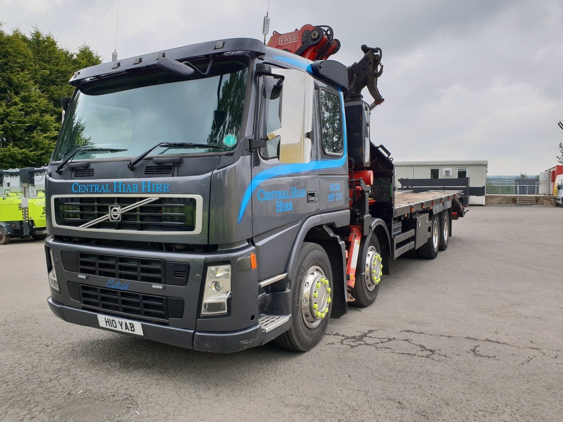 Heavy equipment lifting - Hiab hire in Glasgow