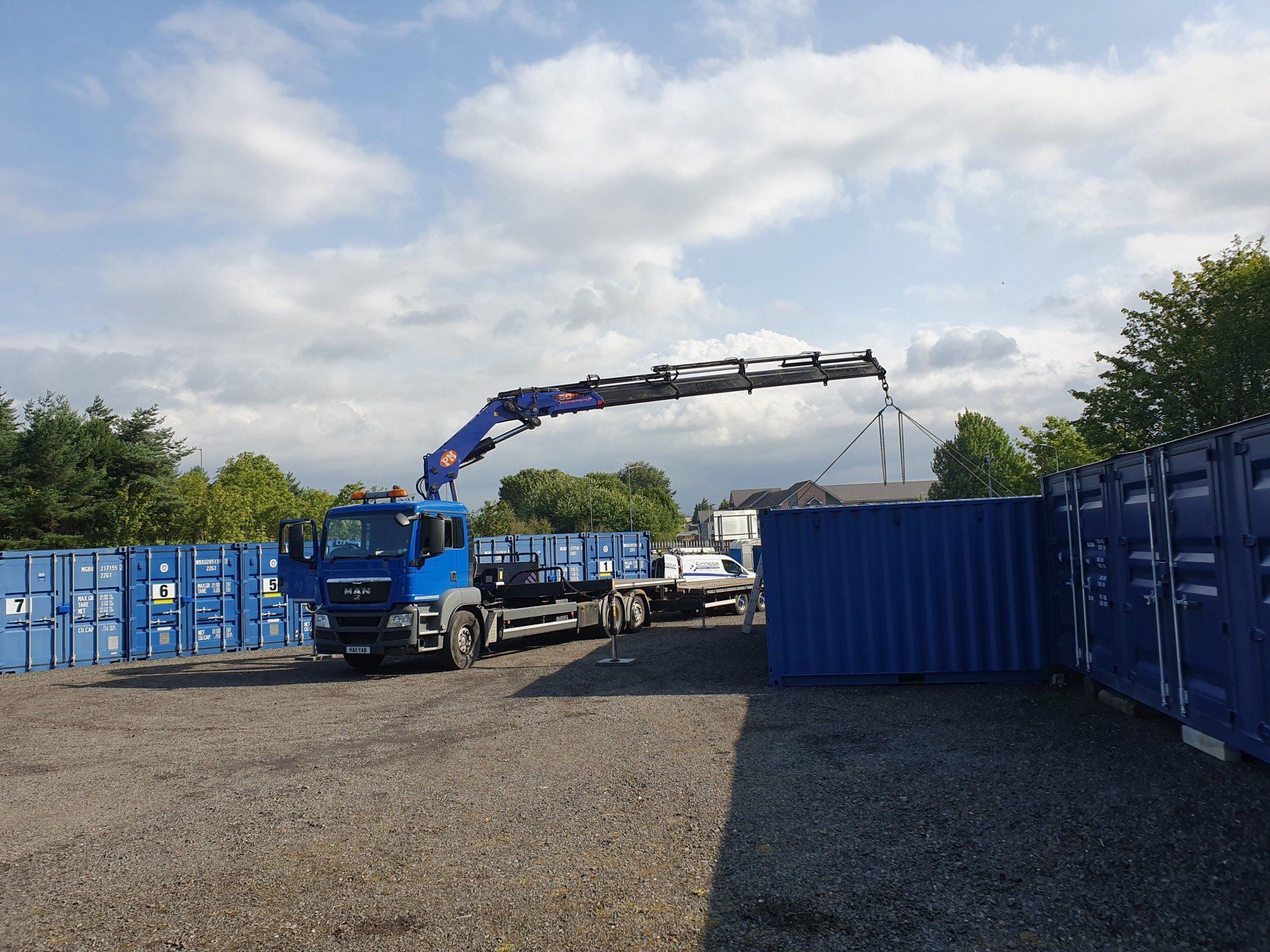 Heavy equipment lifting - Hiab hire in Glasgow
