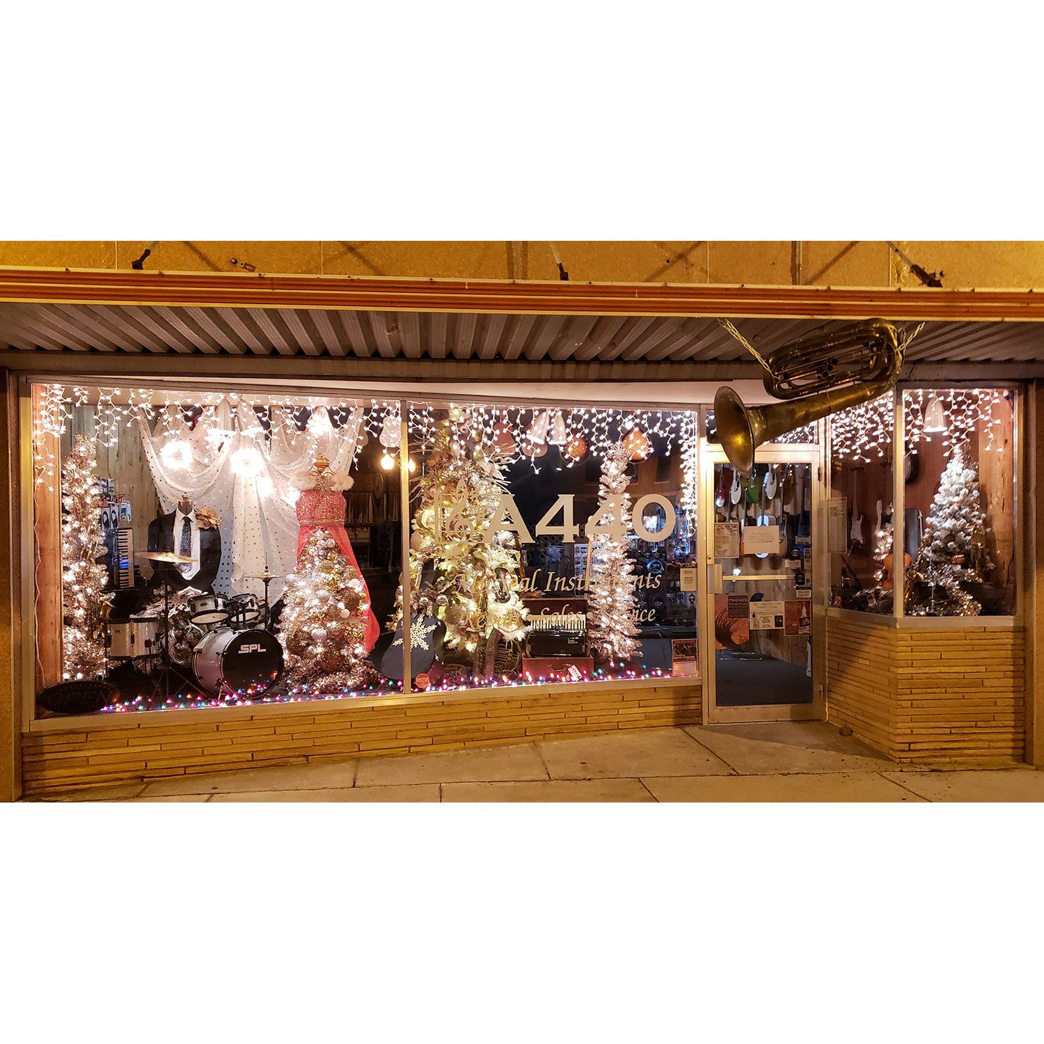 2020 Christmas Window Displays