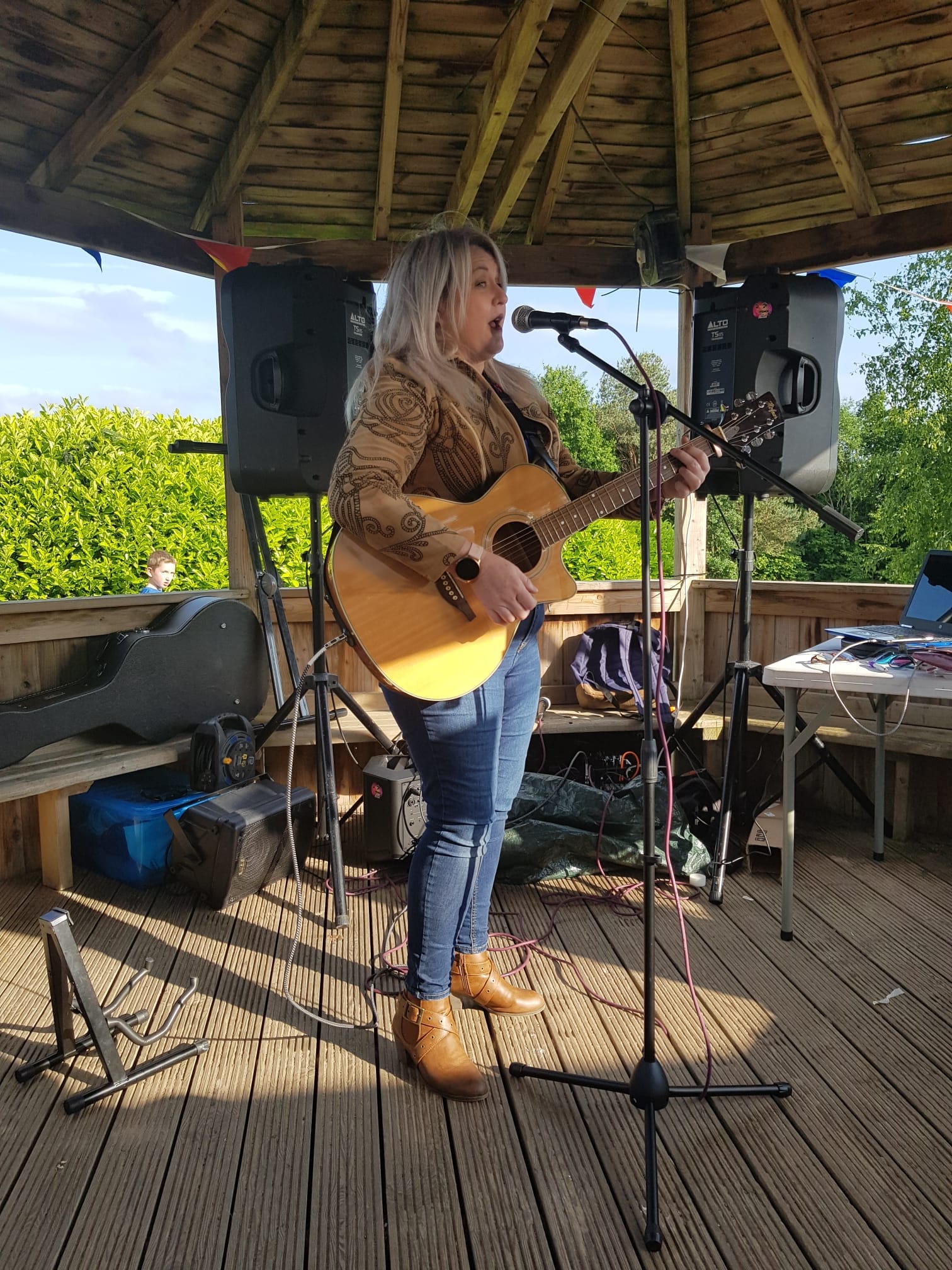 Cathy Beech sings 'heartfelt songs' and crosses the genres of blues ...