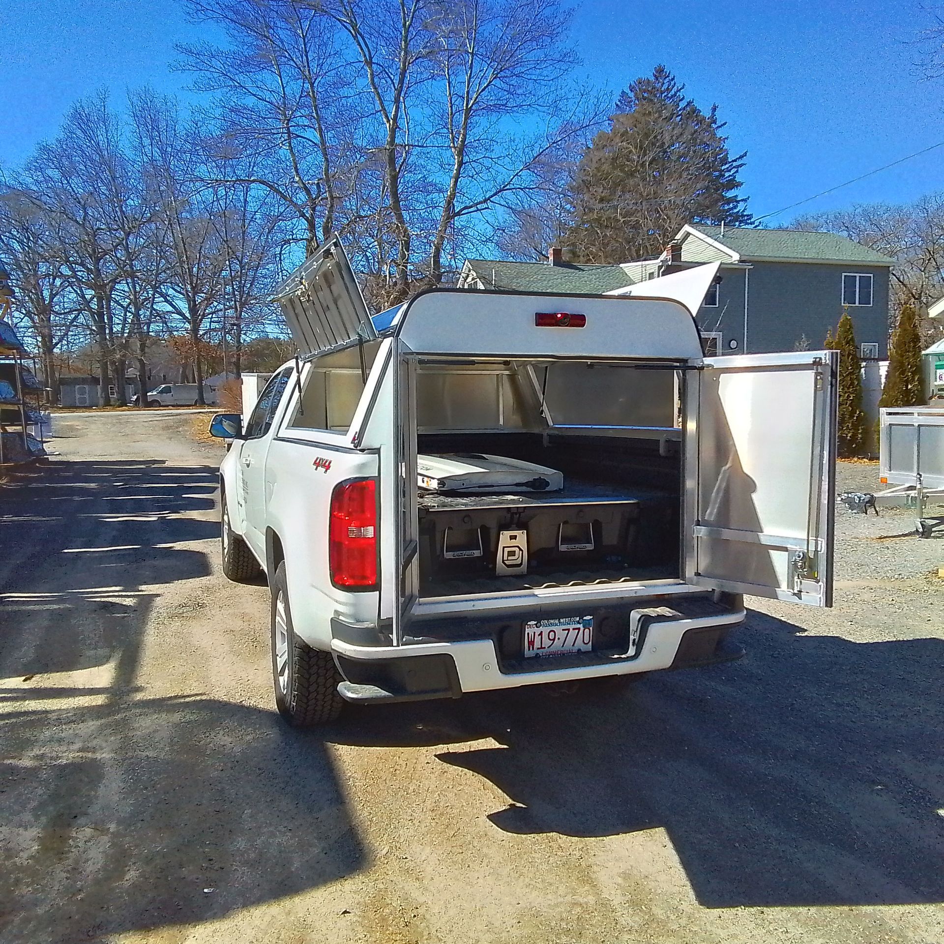 Leer DCC Truck Cap Sales & Installations | Mastercraft Truck Caps LLC ...