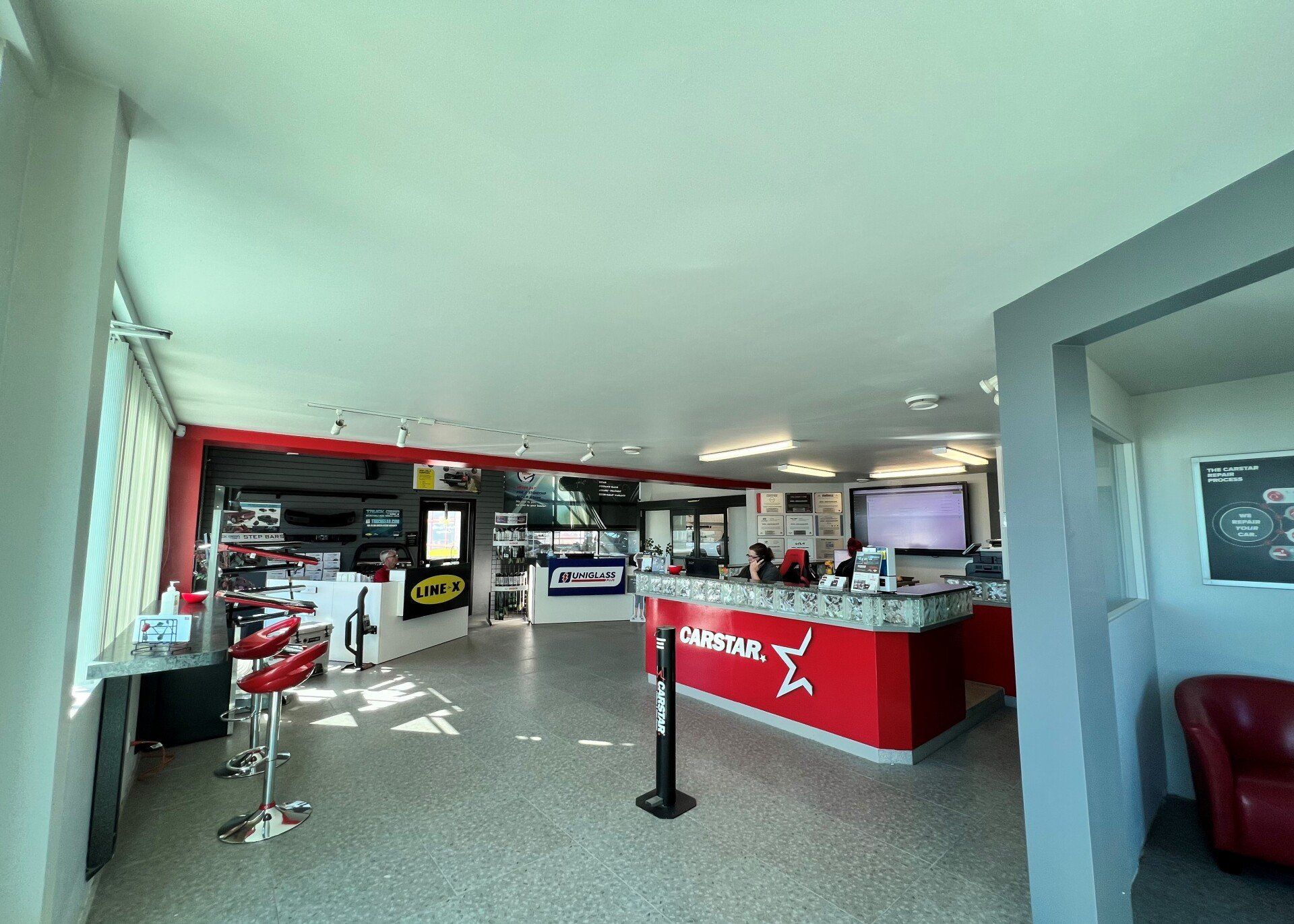 Unique CARSTAR Collision & Glass | Saskatoon, SK