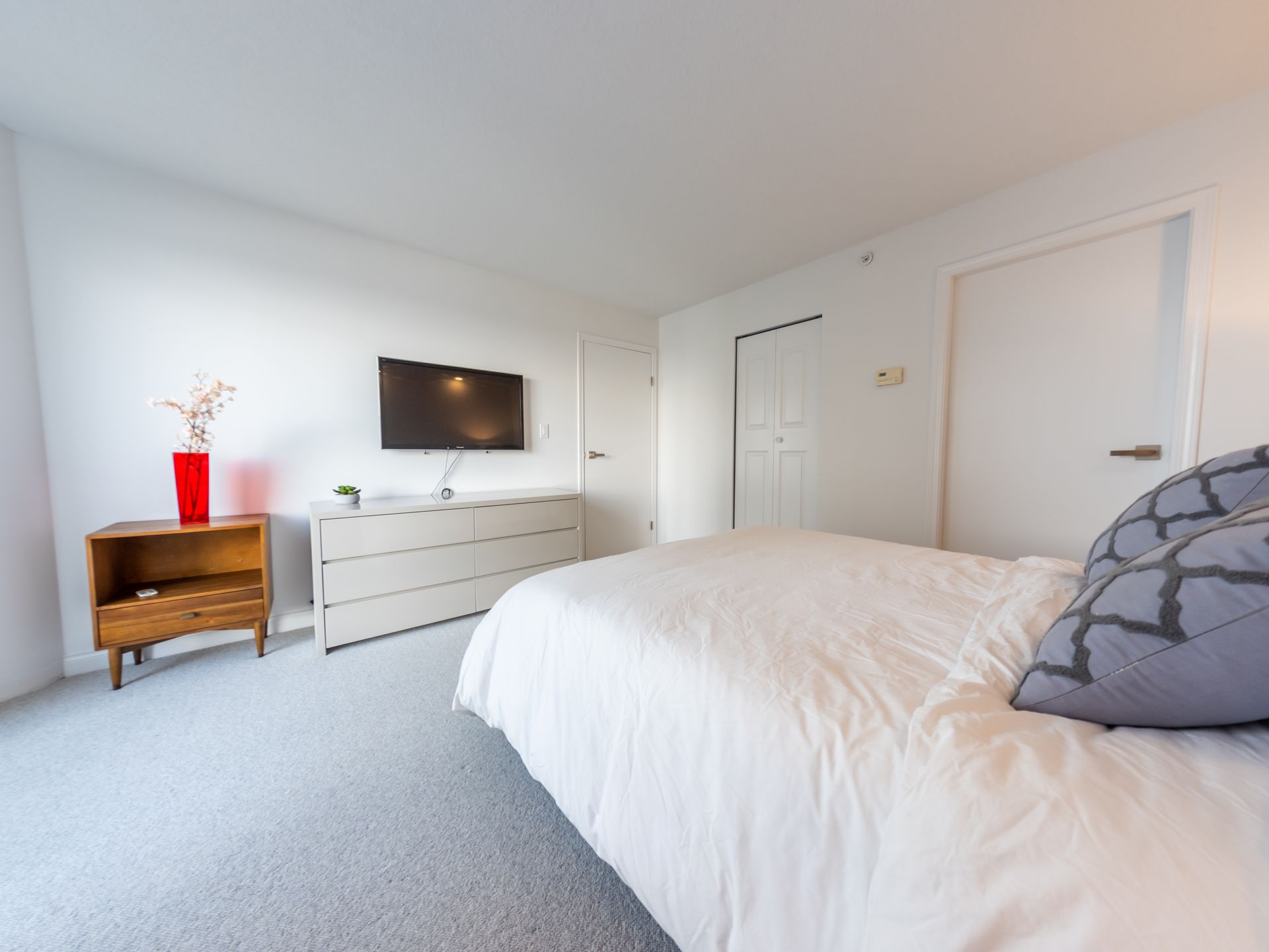 1383 MARINASIDE CRESCENT | Condo Renovation | Rodrozen Design + Build