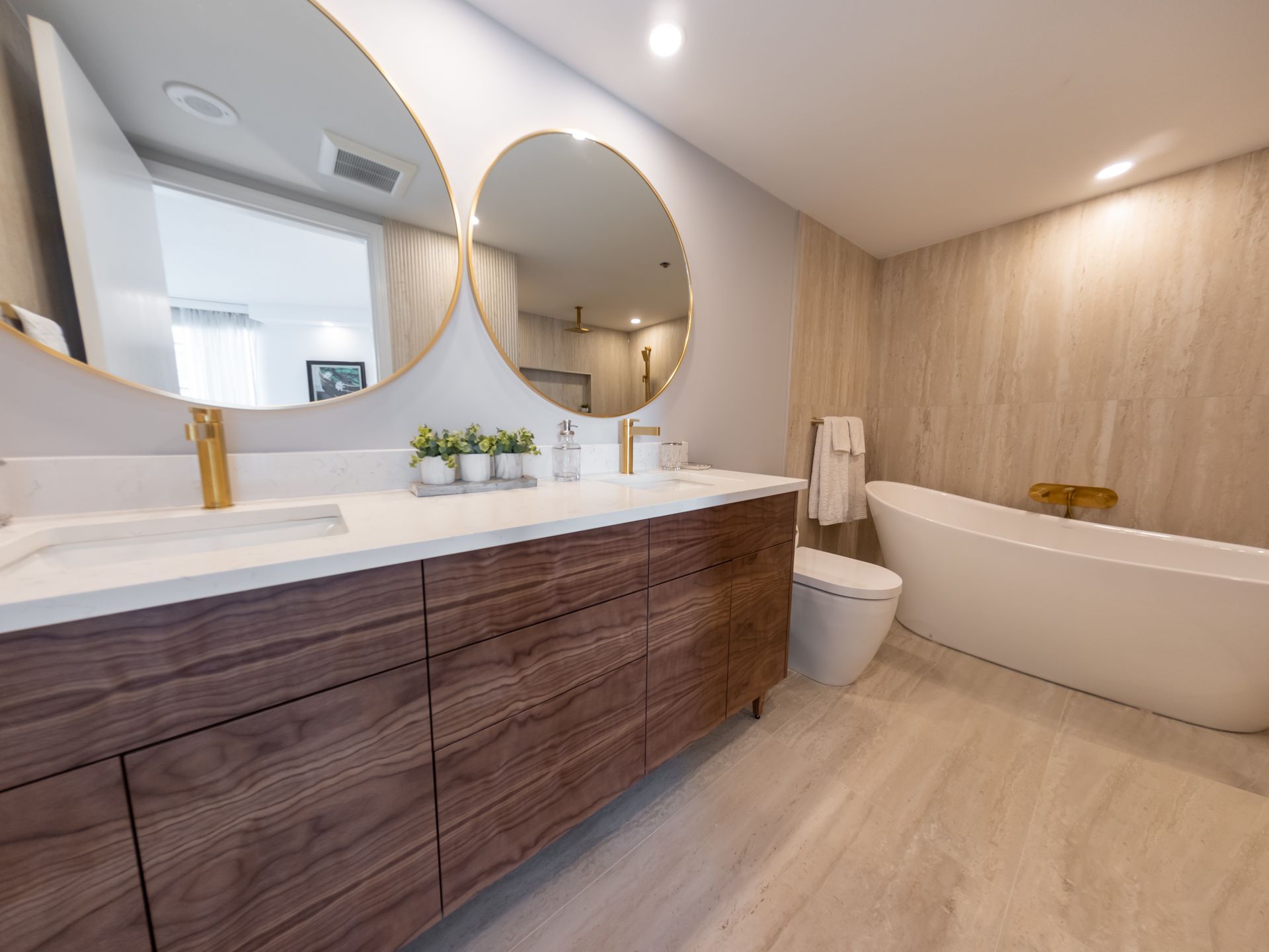 1383 MARINASIDE CRESCENT | Condo Renovation | Rodrozen Design + Build