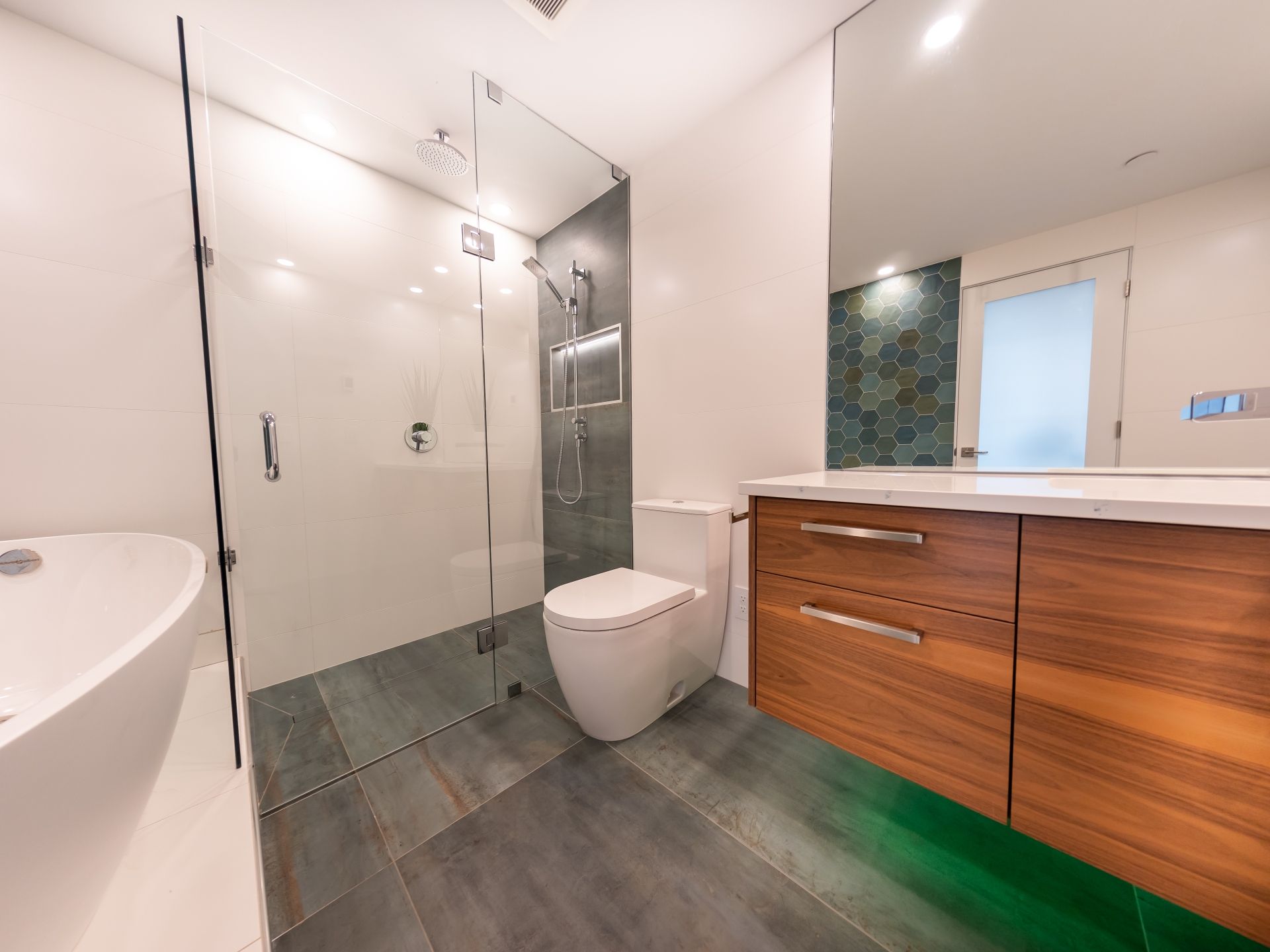 KITSILANO PENTHOUSE | Bathroom Renovation | Rodrozen Design + Build