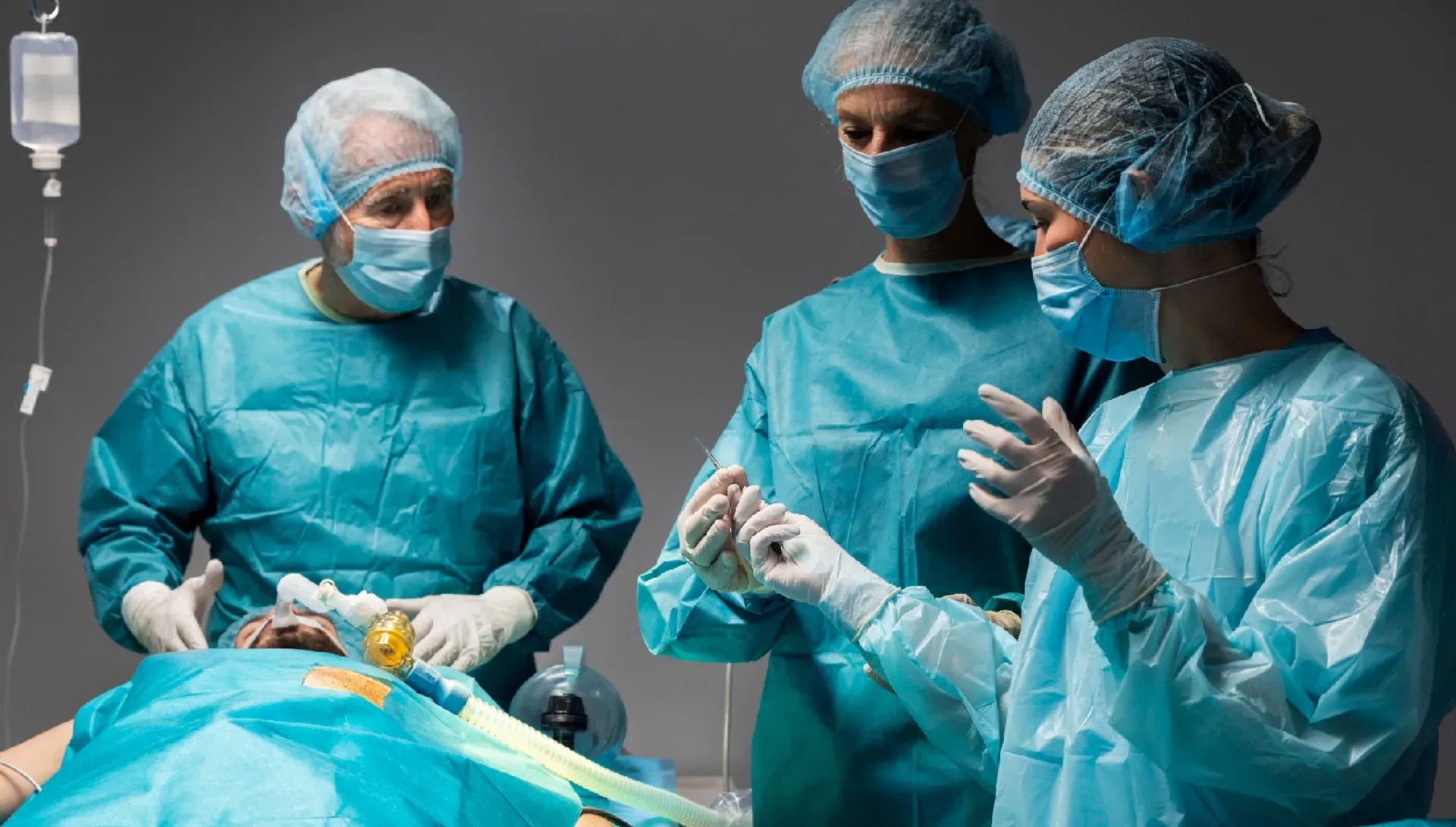 Behind the Scenes: Roles, Coordination in the Operating Theatre