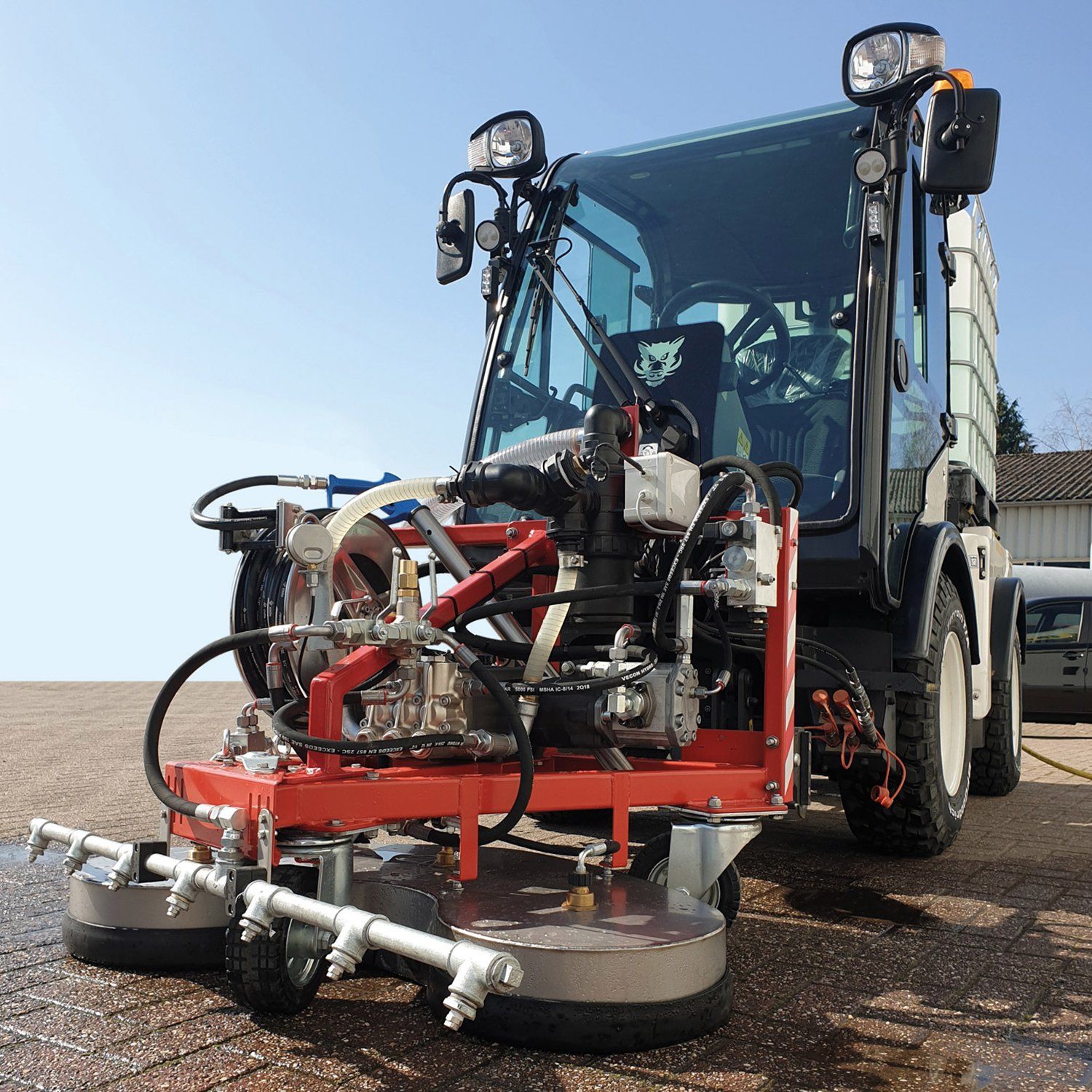Meclean® StreetCleaner: machine de nettoyage polyvalente pour l'espace ...