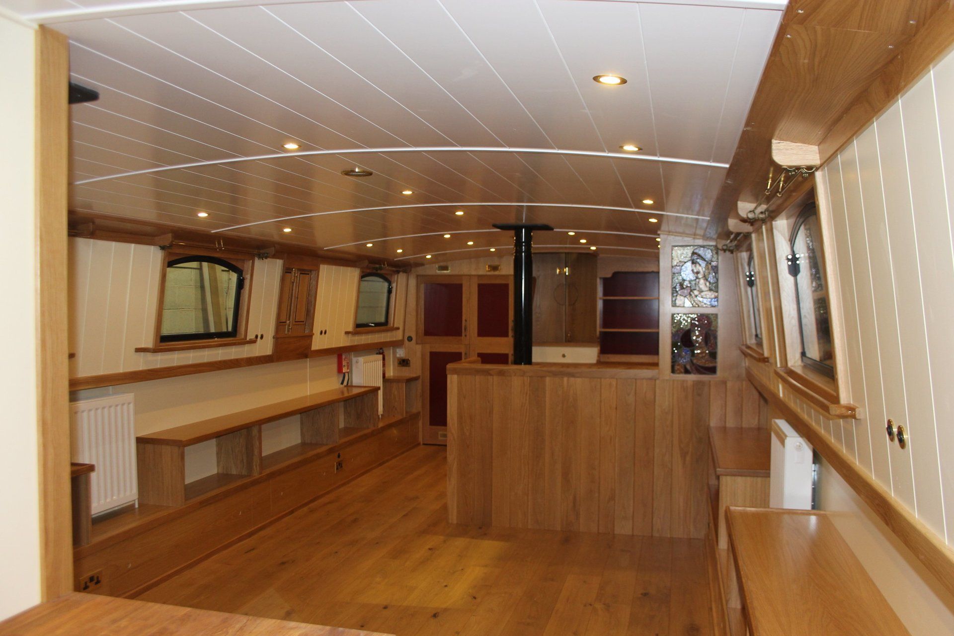 Wide beam boat building in Warwickshire