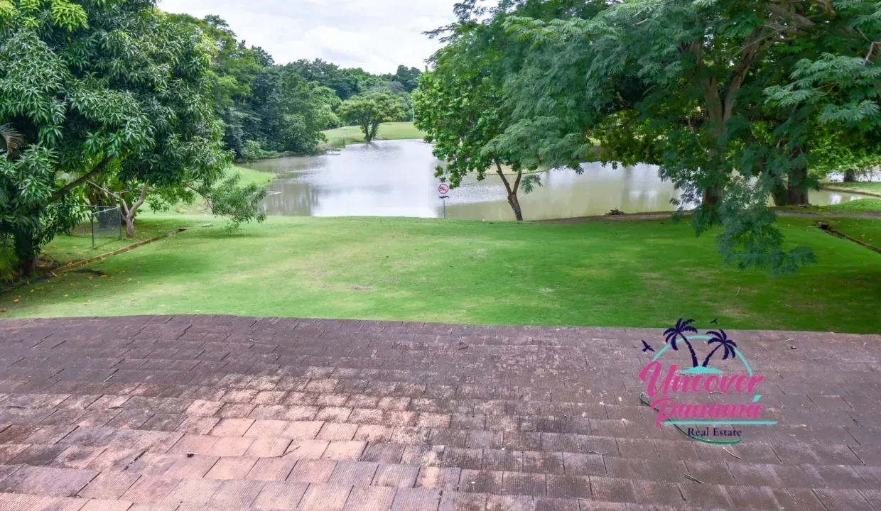 Wonderful Four-Bedroom Villa in Decameron