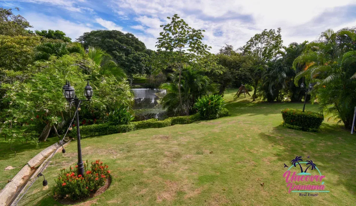 Three-bedroom townhouse just steps from the beach