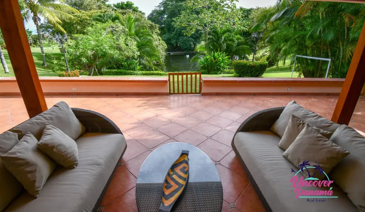 Three-bedroom townhouse just steps from the beach
