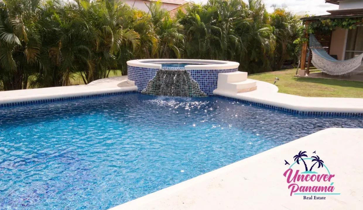 Luxury villa for sale in Decameron with stunning lake views