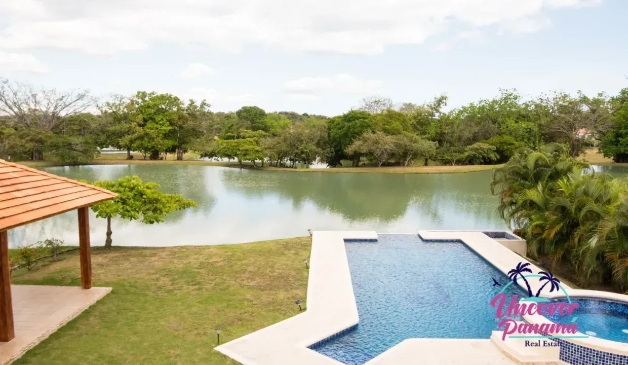 Luxury villa for sale in Decameron with stunning lake views