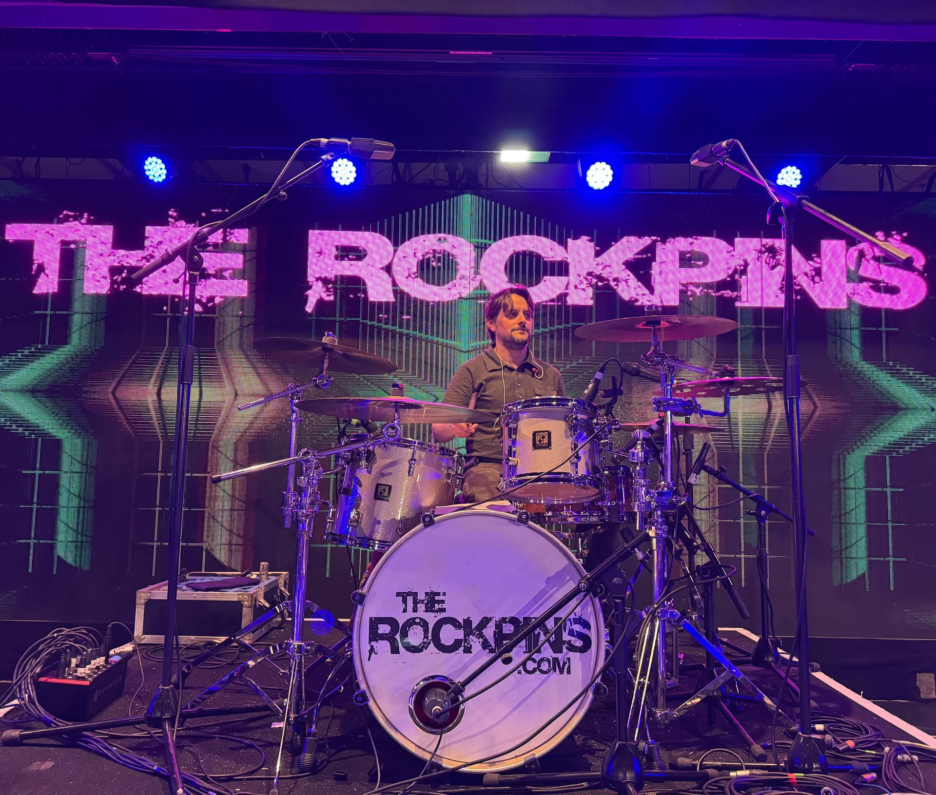Kent Bands - Hire The RockPins for your wedding / event