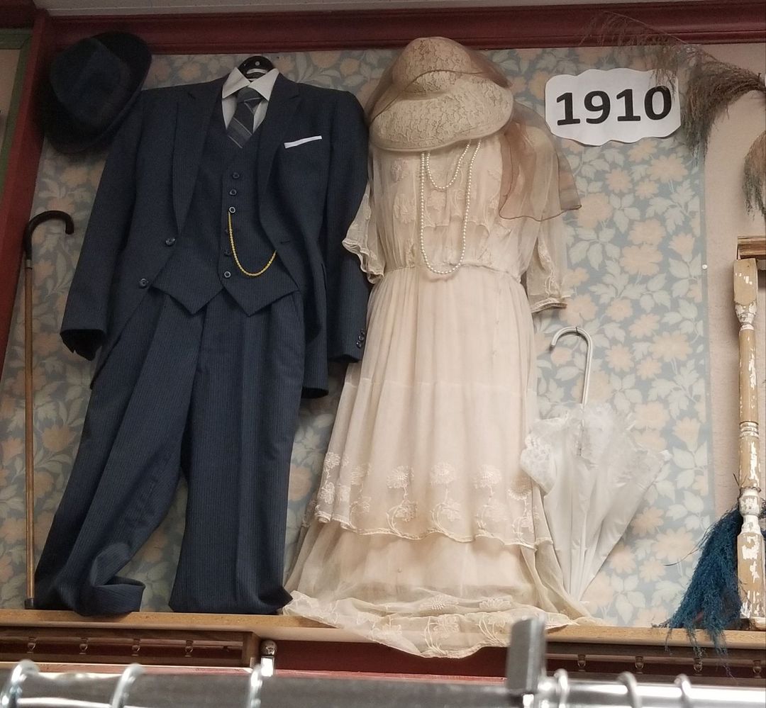 Einstein's Vintage Clothing | Costume & Formal Wear