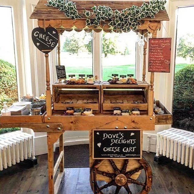 Cheese cart wedding | Beachweddingtips.com