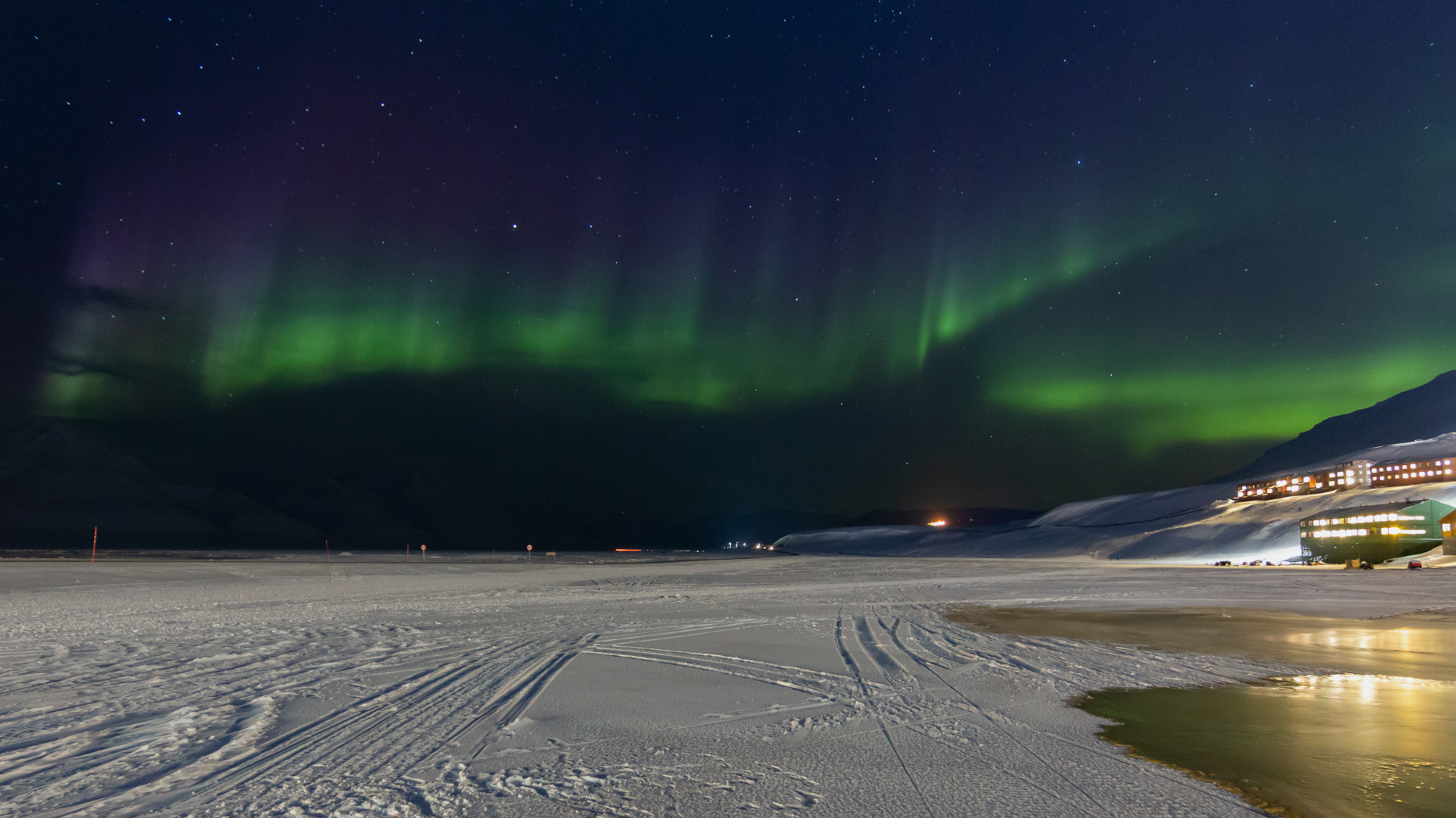 Aurora Awakenings: Spectacular Displays in Spitsbergen's Arctic Night
