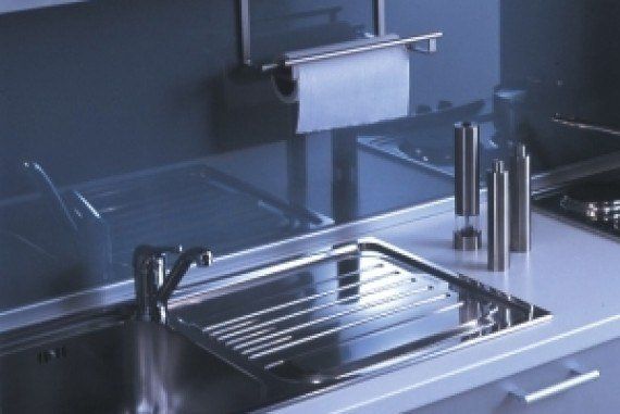5 Simple Solutions for Small Kitchens