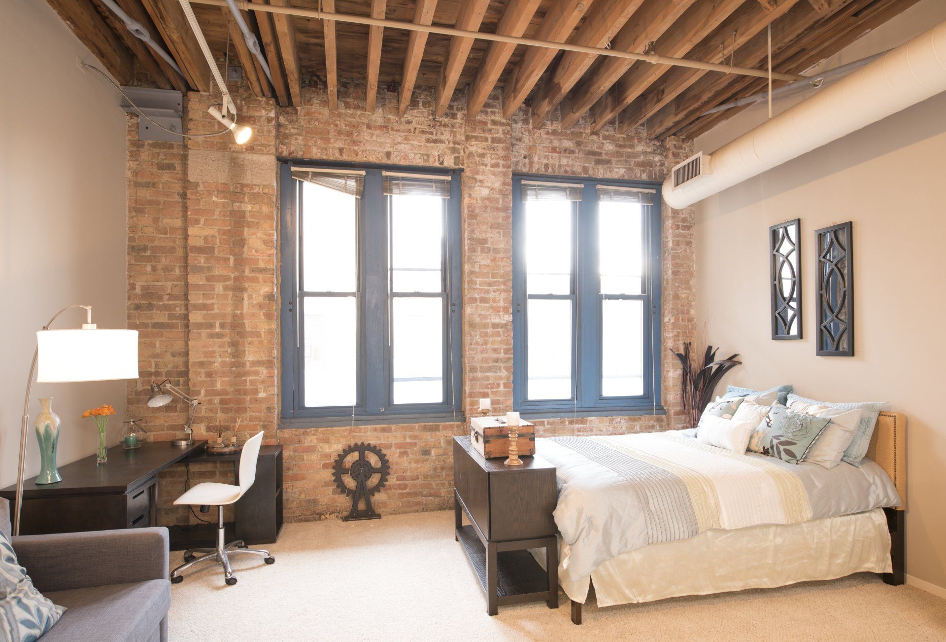 Old Town Chicago Apartments | Cobbler Square Lofts