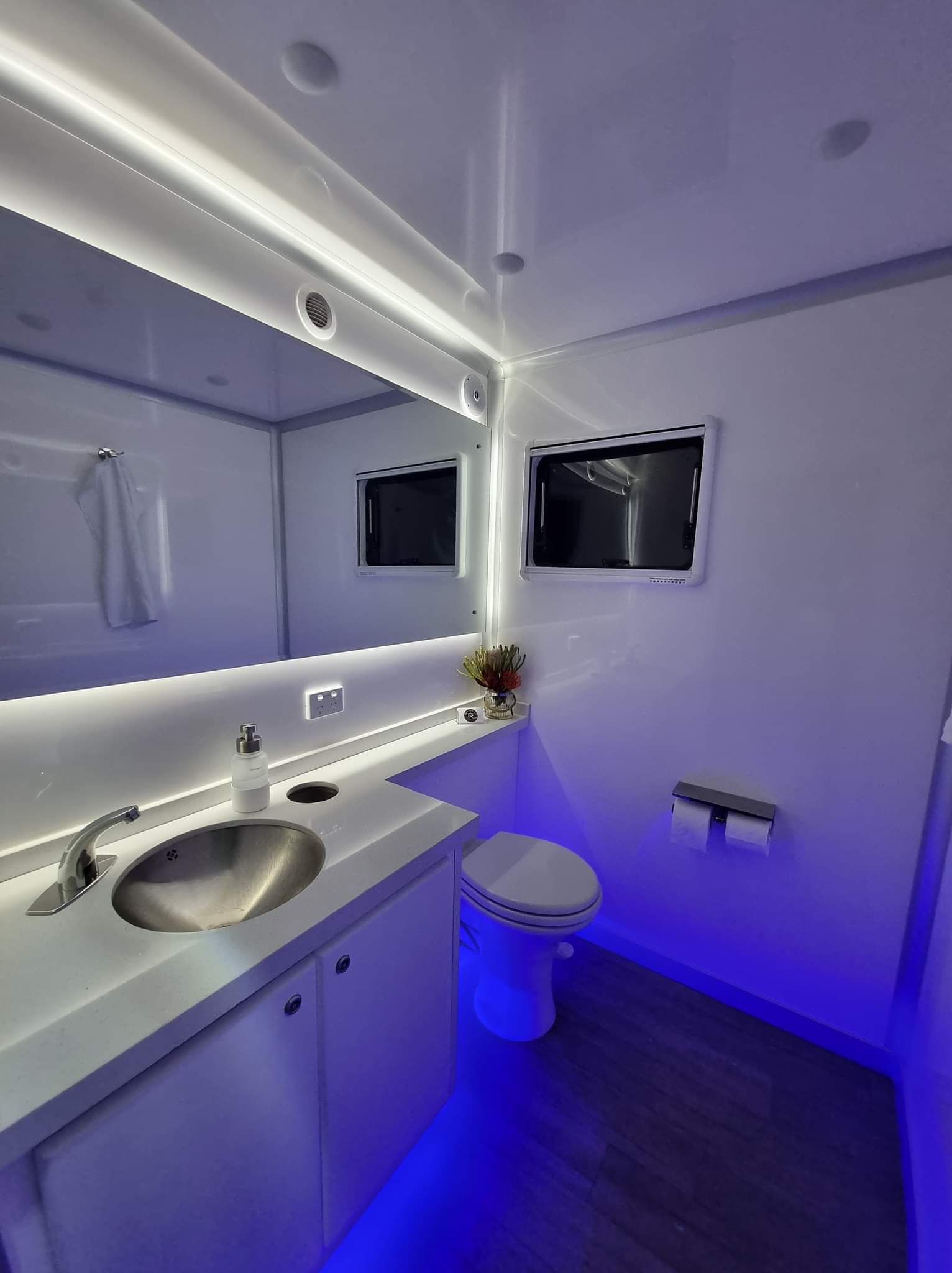Royal Flush Luxury Toilet & Ensuite Hire | Toilet Hire in Sunshine Coast