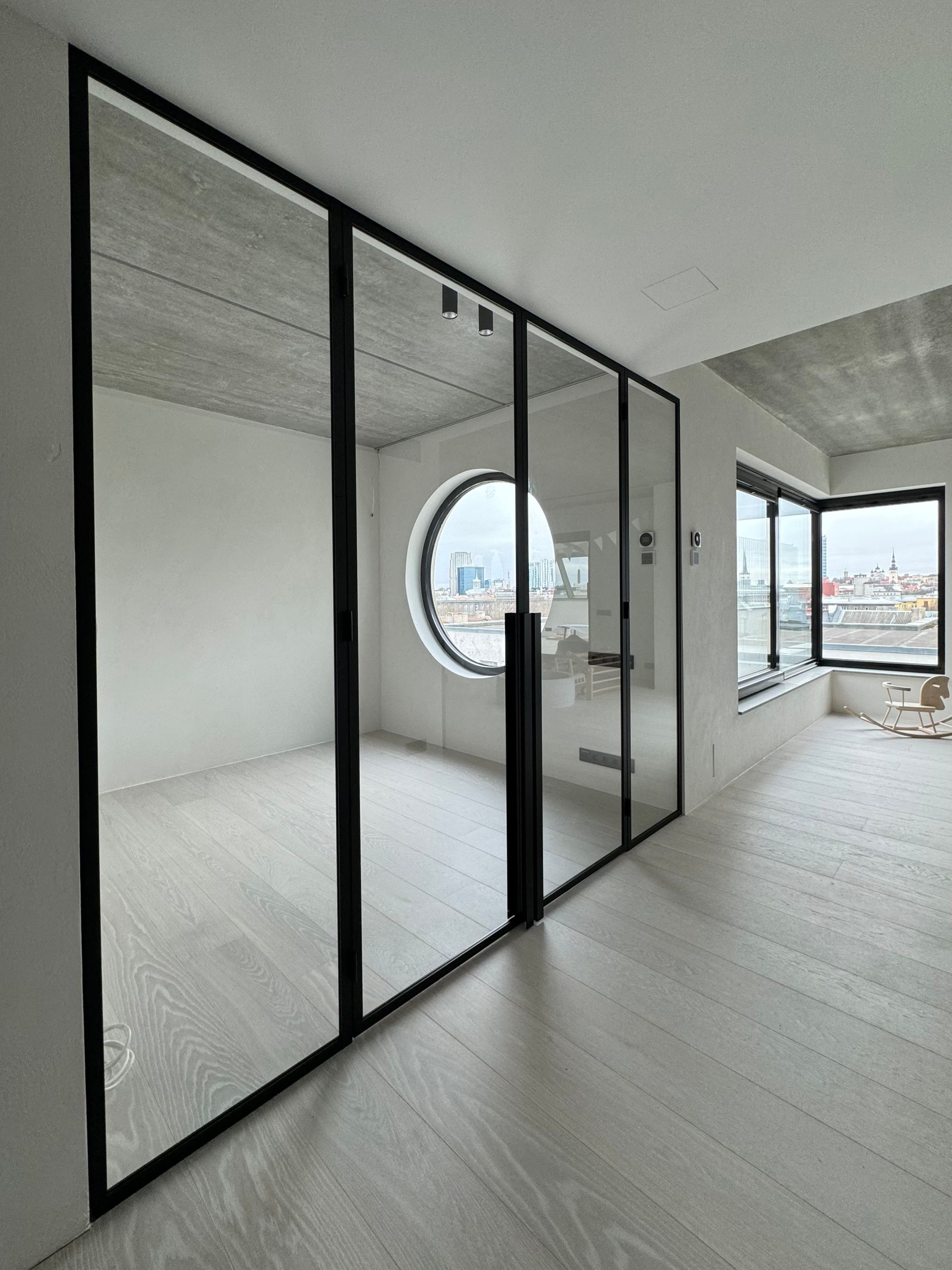 Klaasseinad | Klaasvaheseinad, klaasuksed | GLASSWORKS