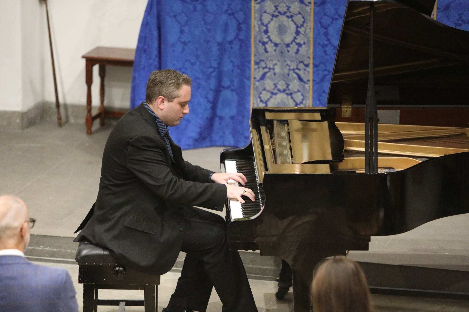 Multitudes Marvel at Magnificent Musical Maestro