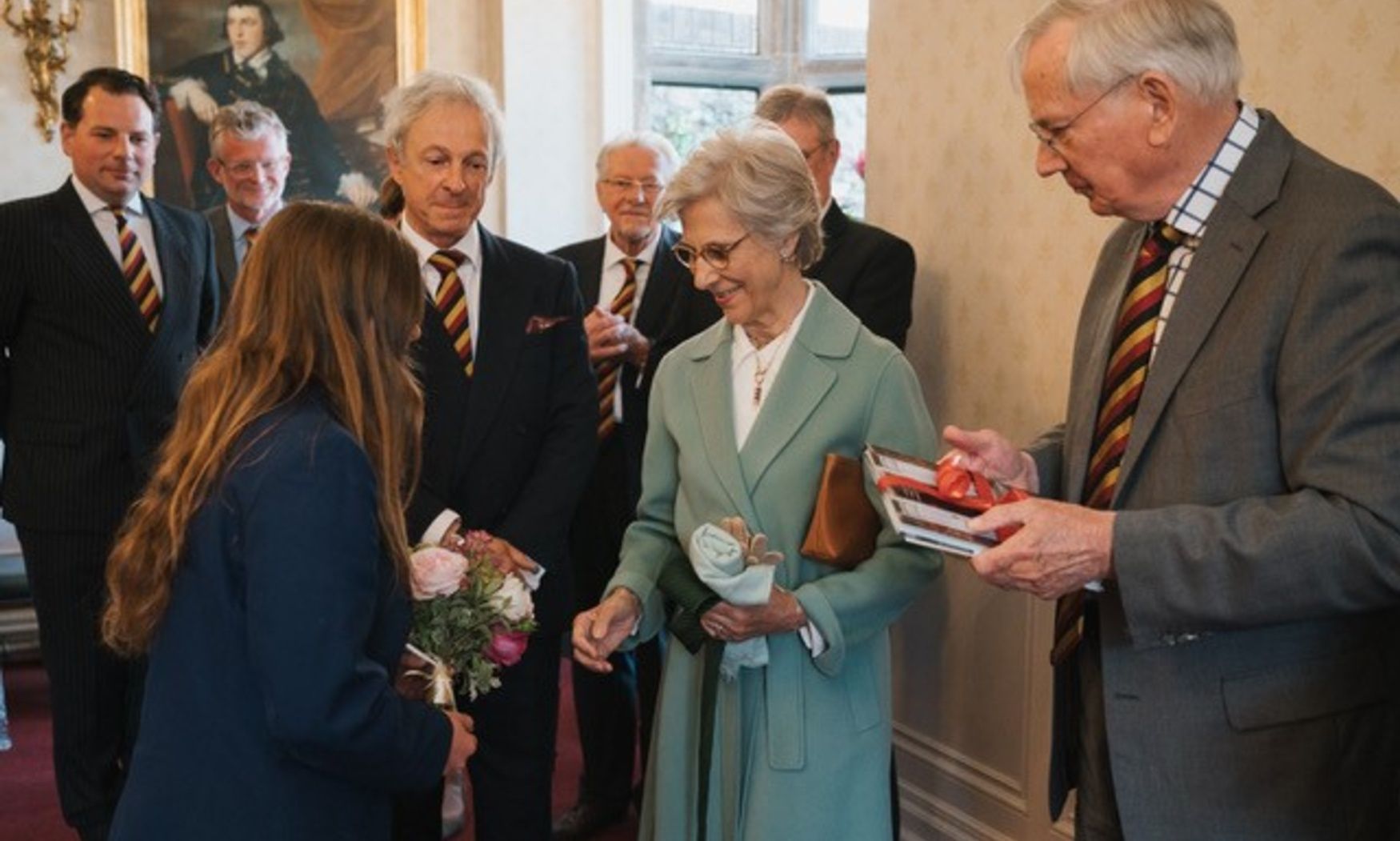 LOWER 5 PUPIL MEETS ROYALTY
