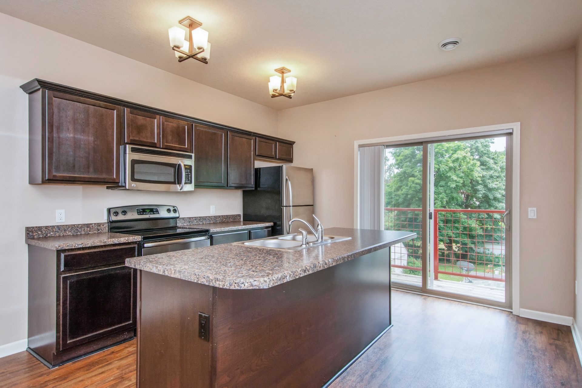 444 Welch | Iowa State & Residential Apartments in Ames, IA