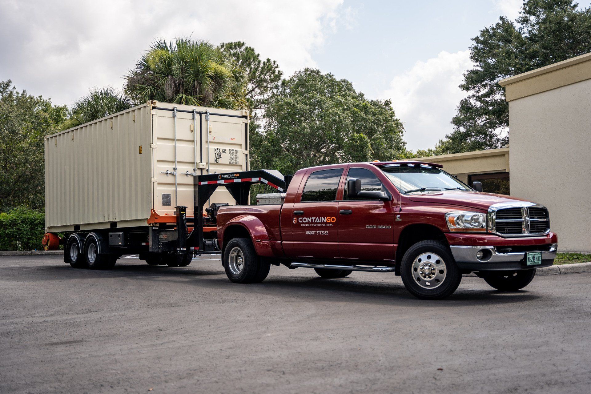 Side-Shift, Self-Lifting Container Trailer | ContainGo