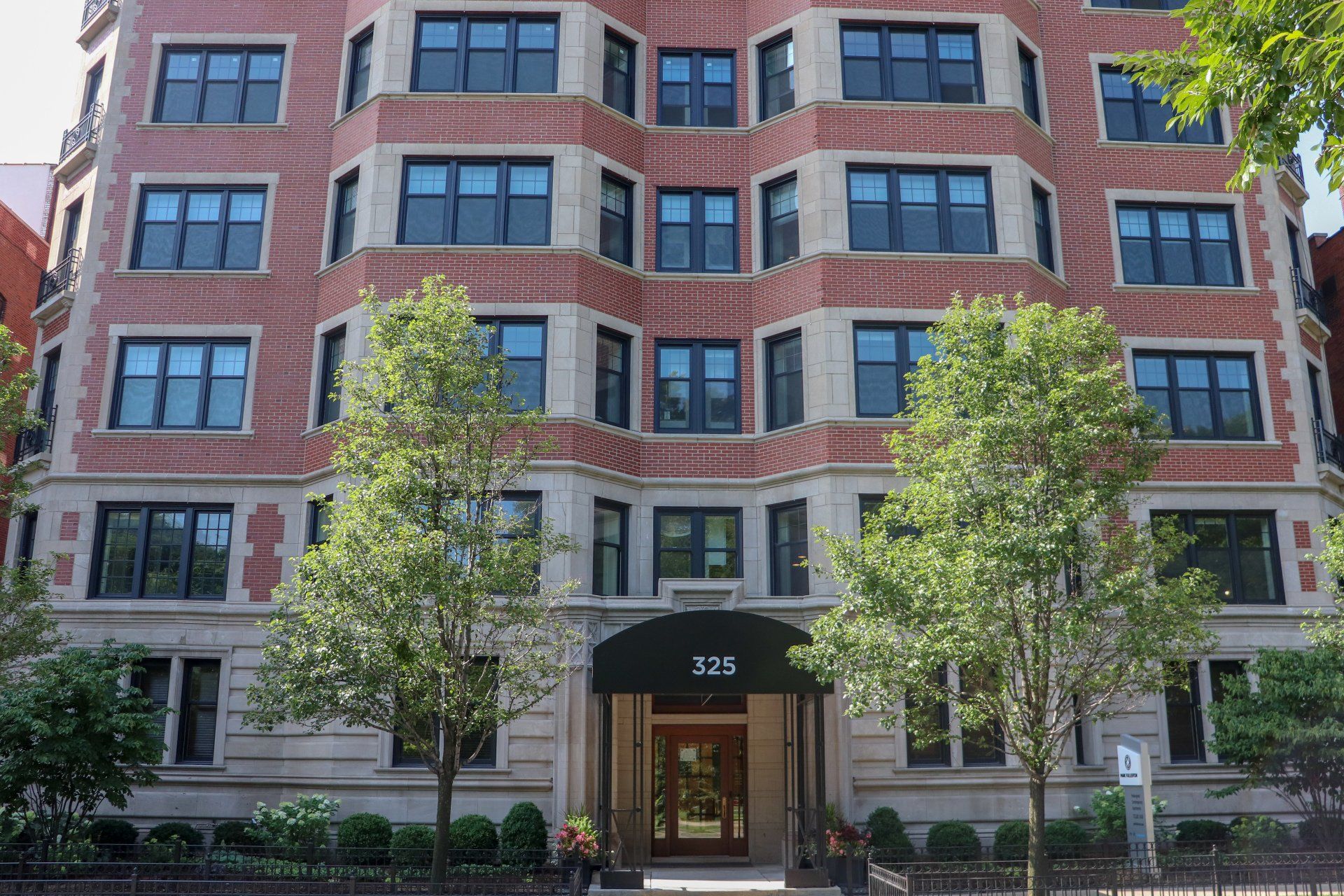 Park Fullerton by Reside | Apartments in Lincoln Park, Chicago