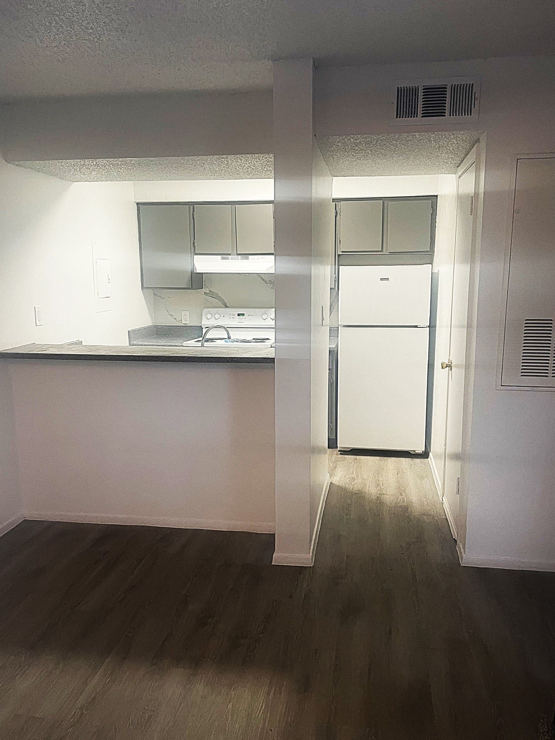 Apartment Gallery | Pine Ridge Apartments Arlington