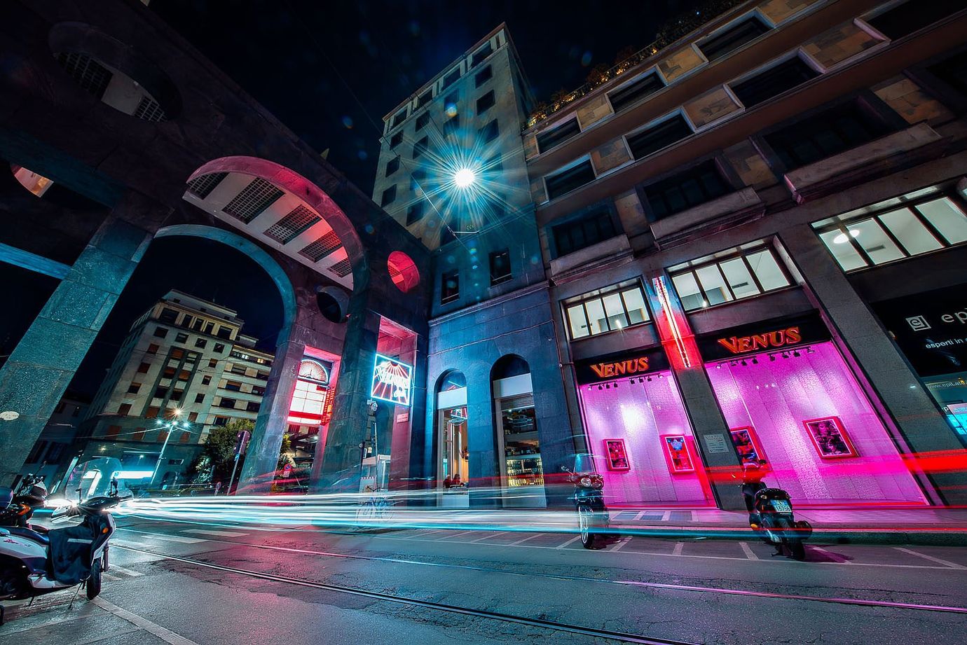 Contact Us / Venus club Milano