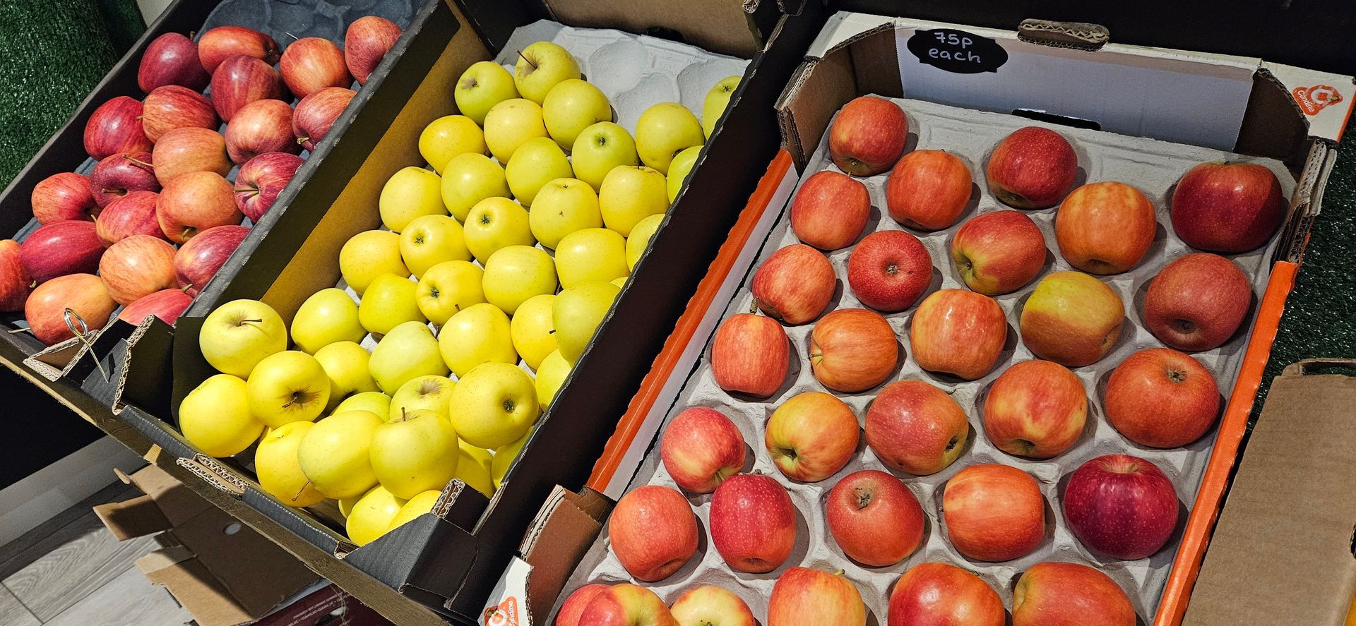 Visit Moss End Garden Village - Parking and Location information