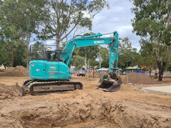 Kobelco 15t Excavator | Dry hire
