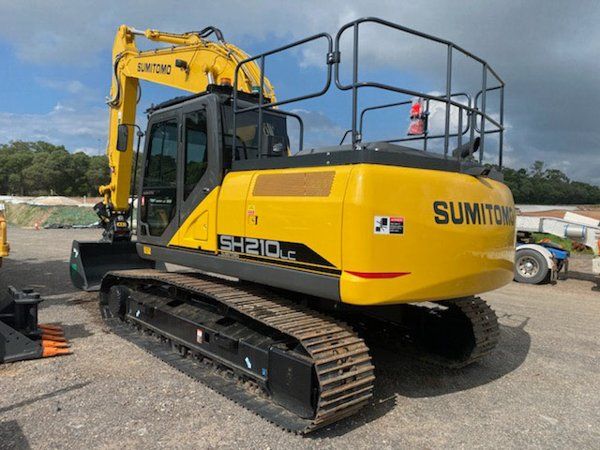 Kobelco 15t Excavator | Dry hire