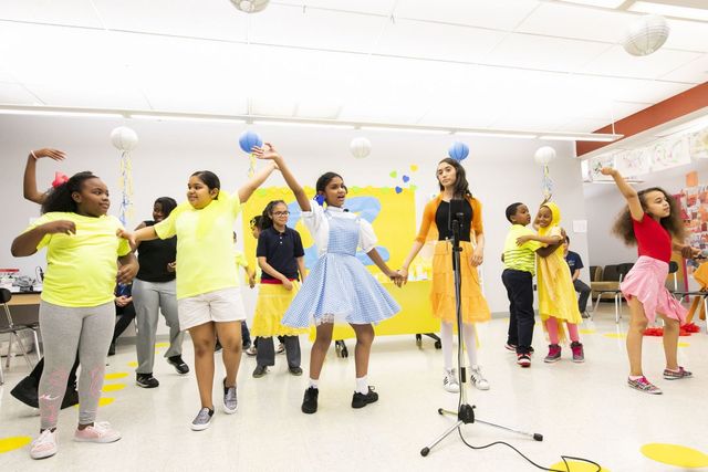 Maria Center's Instagram, Twitter & Facebook on IDCrawl