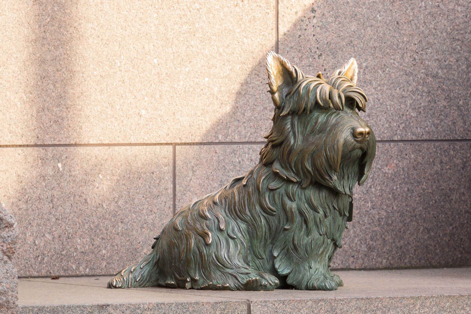 Famous Pet Cemeteries Around the World