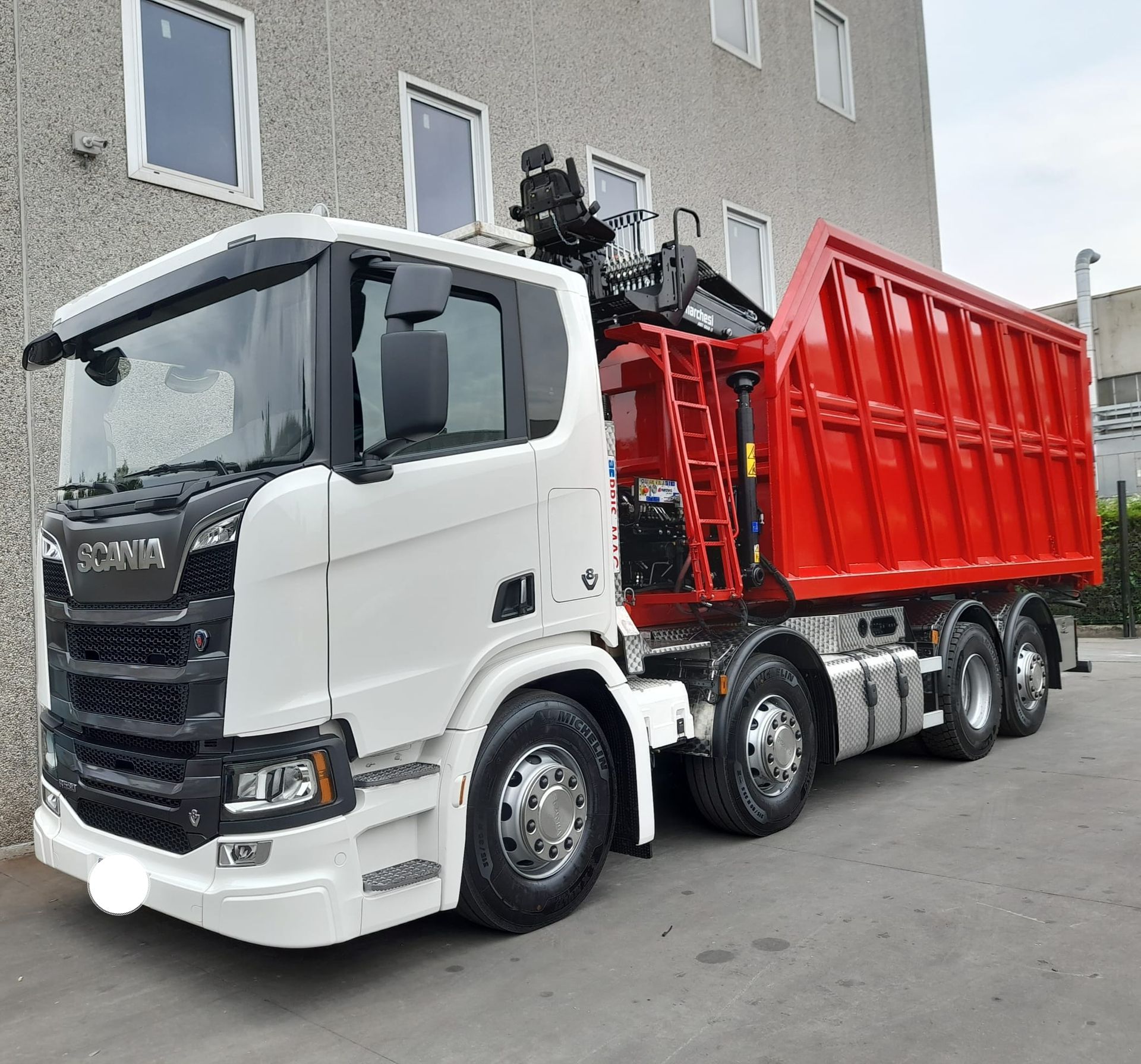 G.N.S. - Recupero Rifiuti Como: Parco Automezzi