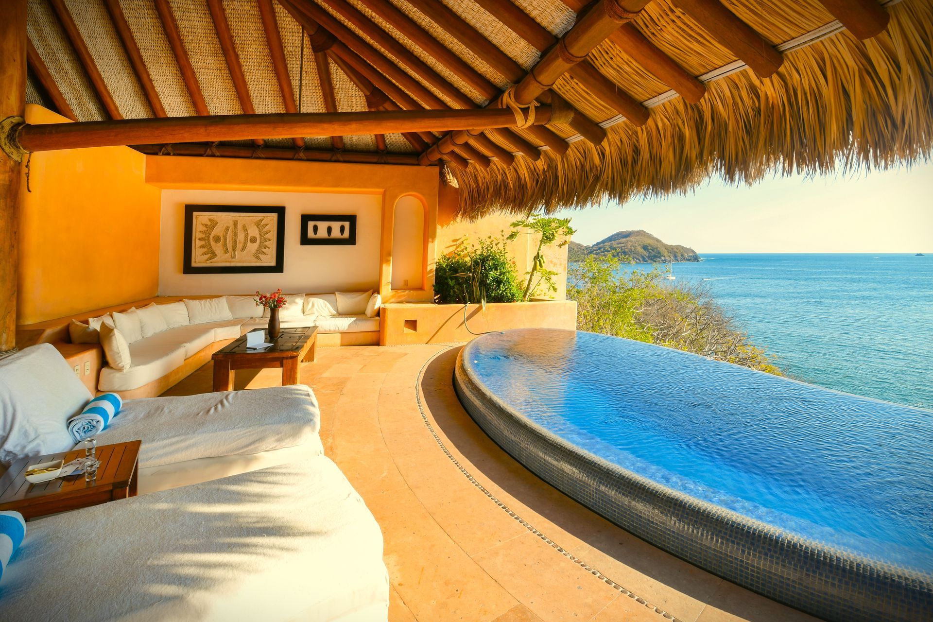 3 bedroom beachfront home rentals in Zihuatanejo Mexico