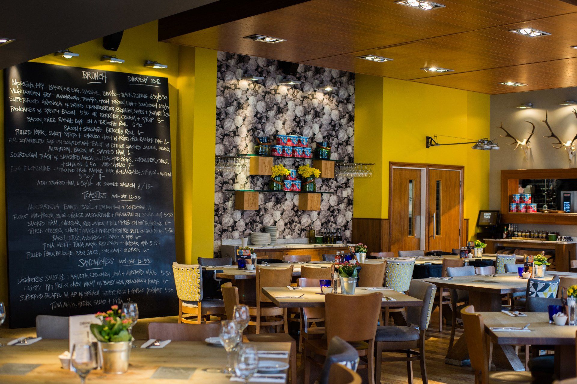 Mortons Kitchen Bar and Deli - Pub and Restaurant in Dickens Heath ...