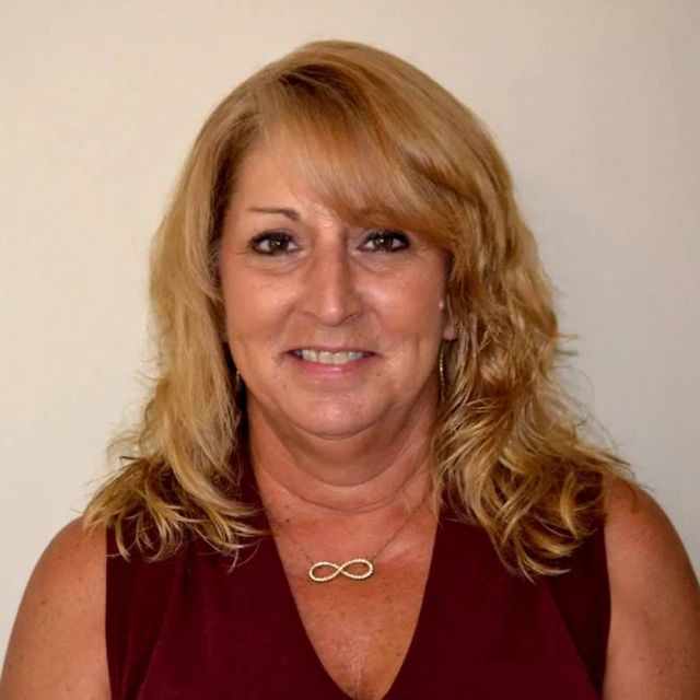 Lisa Perkinson's Instagram, Twitter & Facebook on IDCrawl