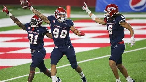 Alex Highsmith Taking Rookie Linebacker Perales Under His Wing