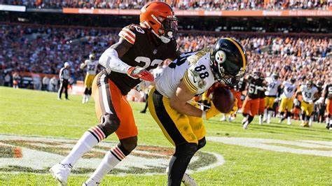 A Look at Steelers Halloween History!
