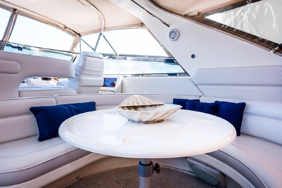 70' Sea Ray Sun Sport | Knot My Boat Charters