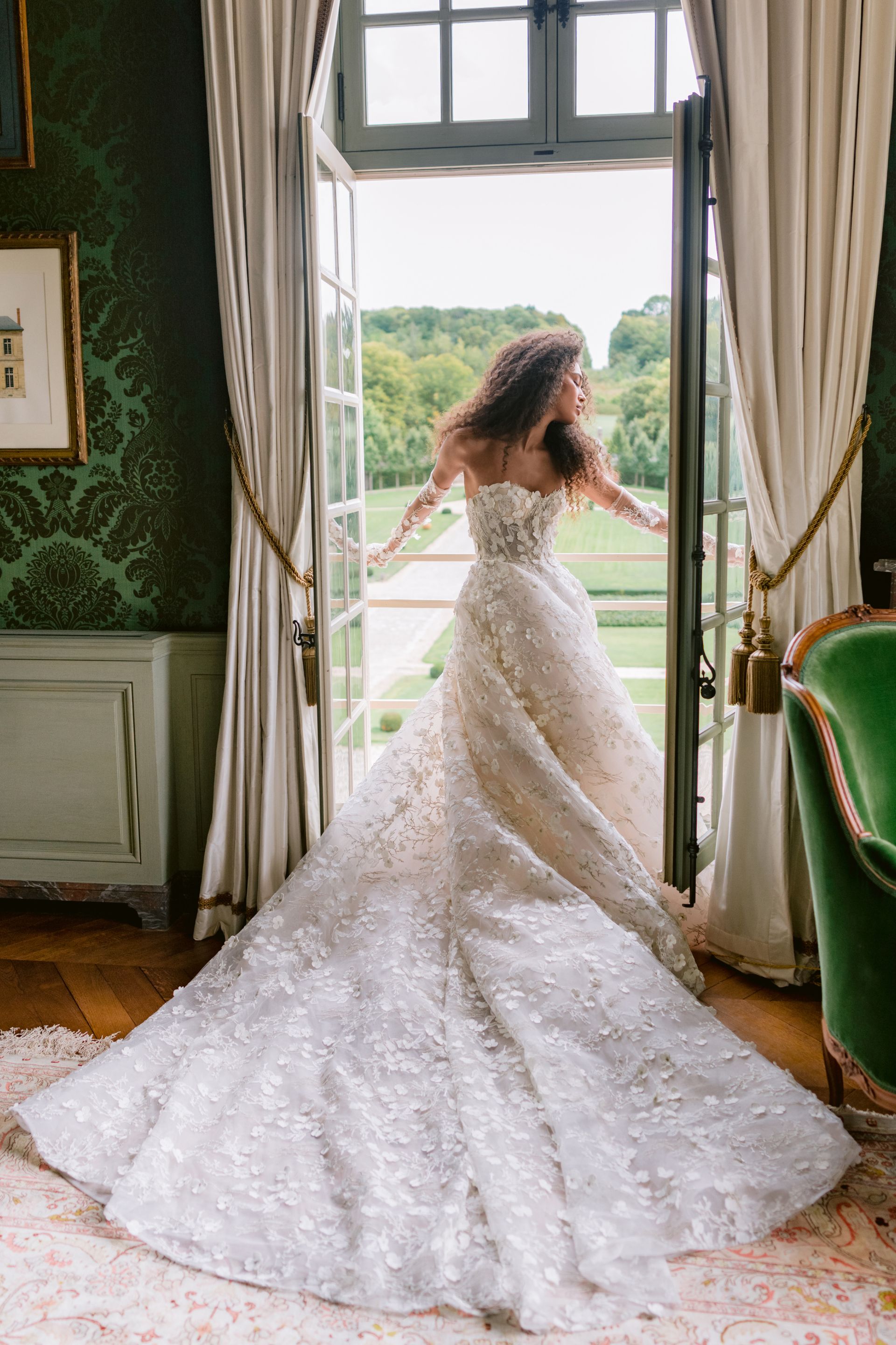 Monique Lhuillier Wedding Dresses - L'elite