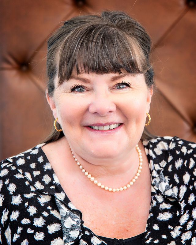 Karen Butcher's Instagram, Twitter & Facebook on IDCrawl
