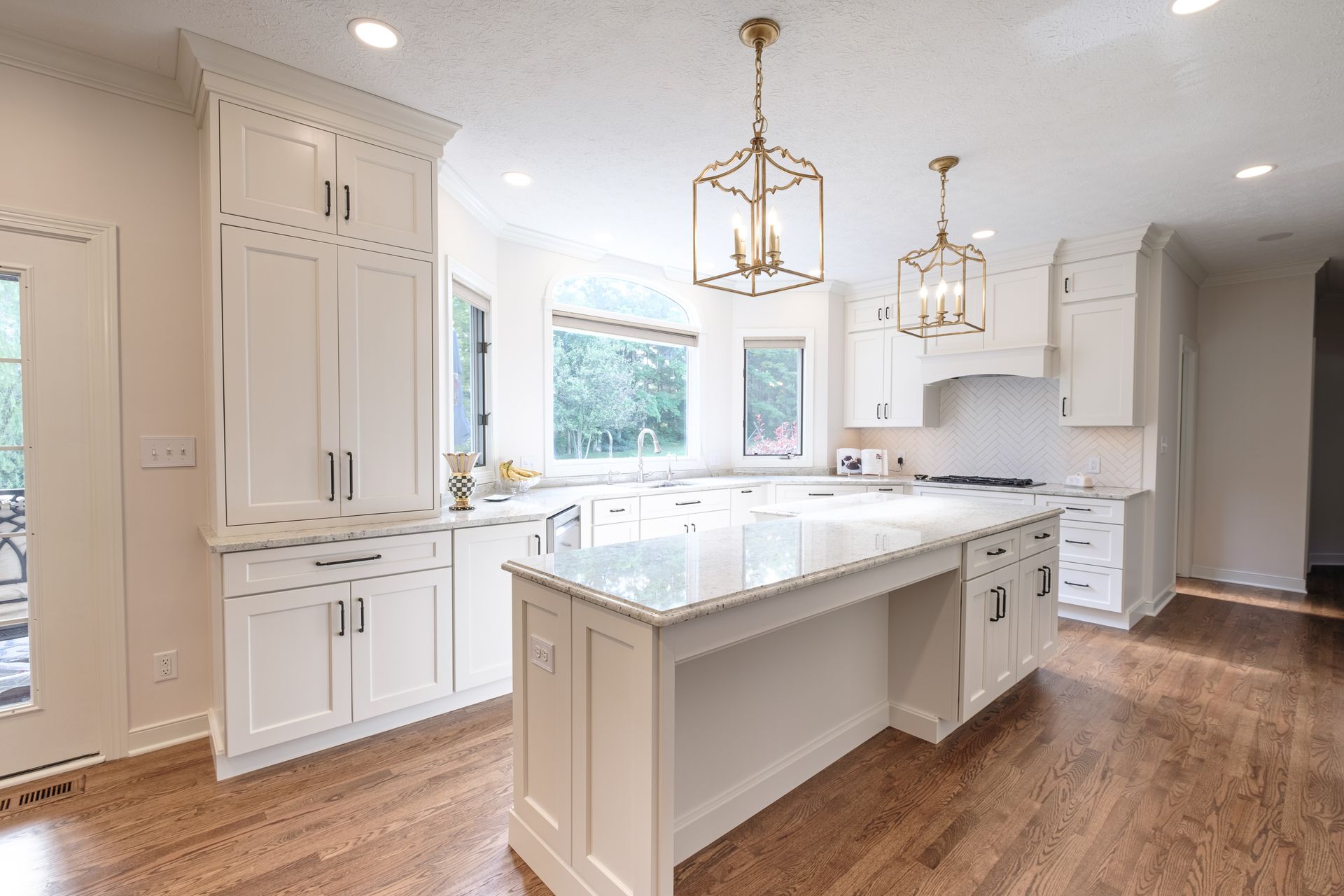 Transforming Bay Window Kitchens in Hudson: Anthony Slabaugh Remodeling ...
