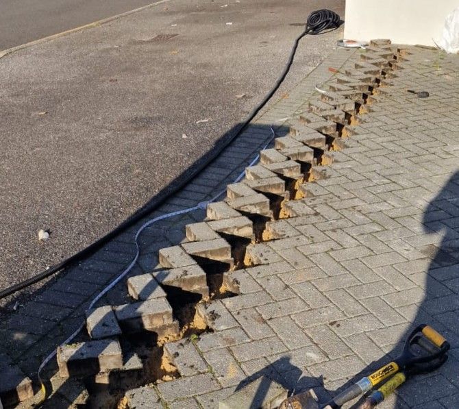 Electric Gates, Automated Composite Driveway Gates