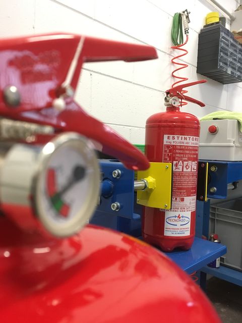 Manutenzione estintori Milano, Controllo estintori Bergamo, Revisione ...