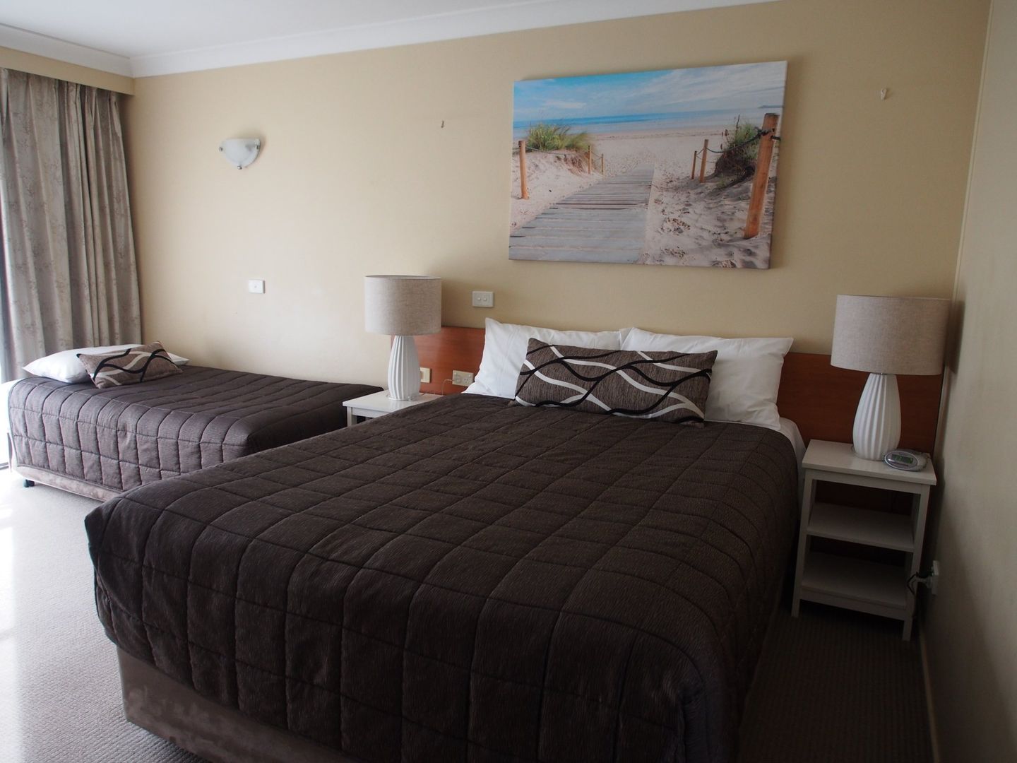 Town Beach Motor Inn Rates & Check In Details